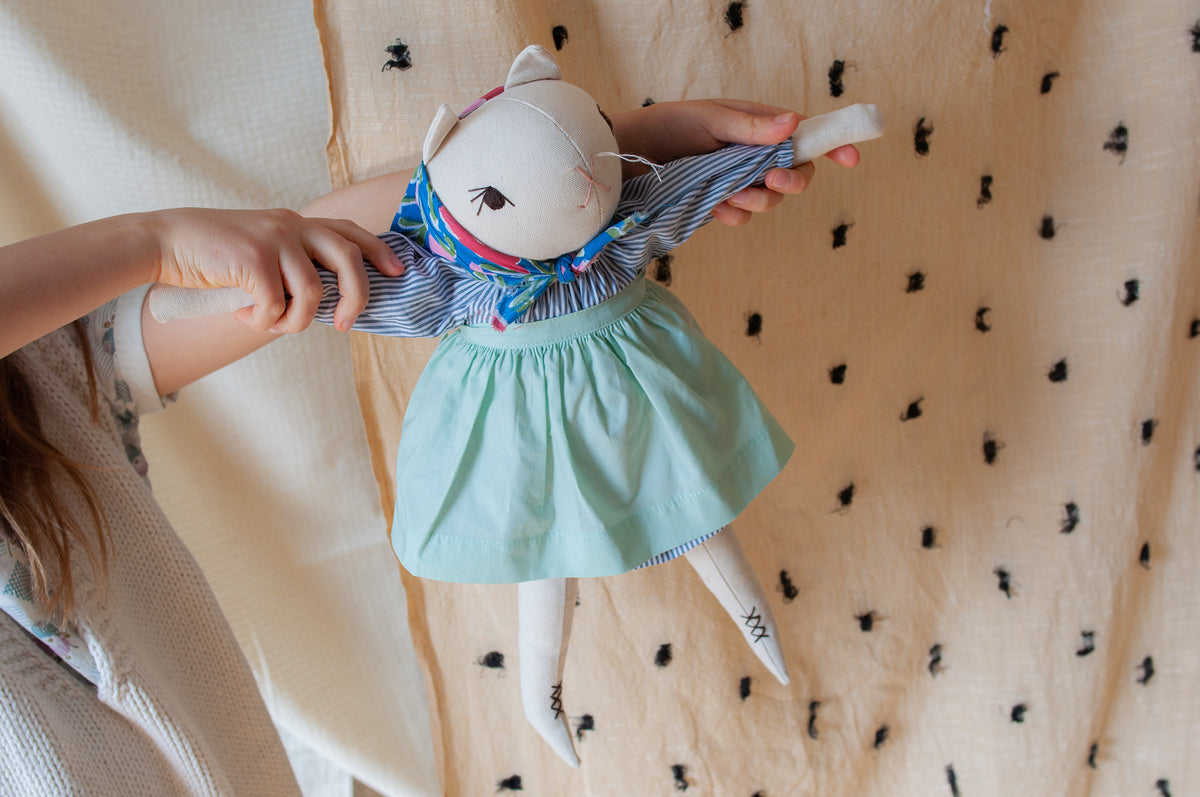 PDC Cream Large Cat - Imogen – Sage Kids